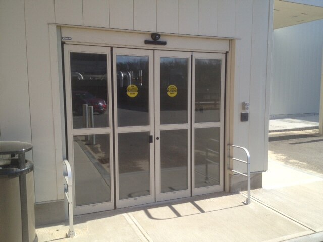 SB600 Automatic Bifold Doors | STANLEY Access Technologies